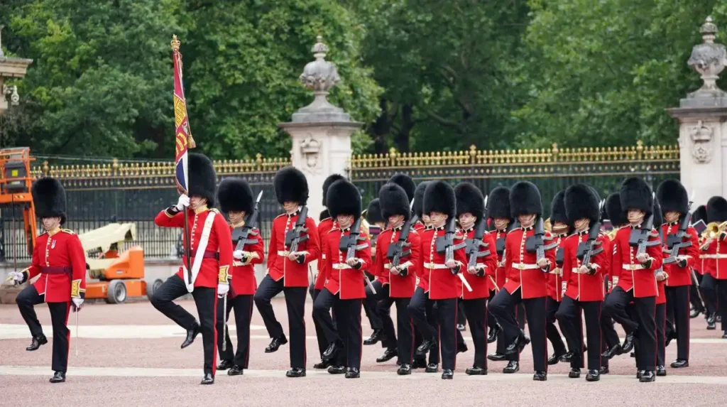 Changing of the Guard Guide | Buckingham Palace